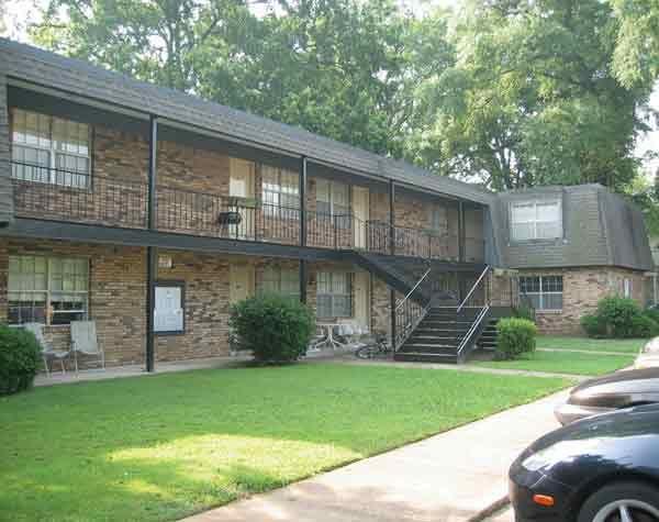 Merry Oaks - Apartment in Tuscaloosa, AL